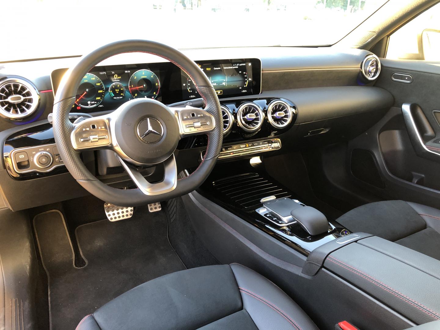 Probamos el Mercedes-Benz A200d - Academia del Motor